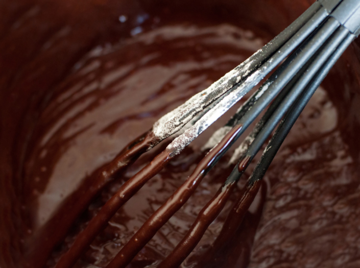 Recipe: Screwball Cake (Vegan Chocolate Cake) - Jokari Info